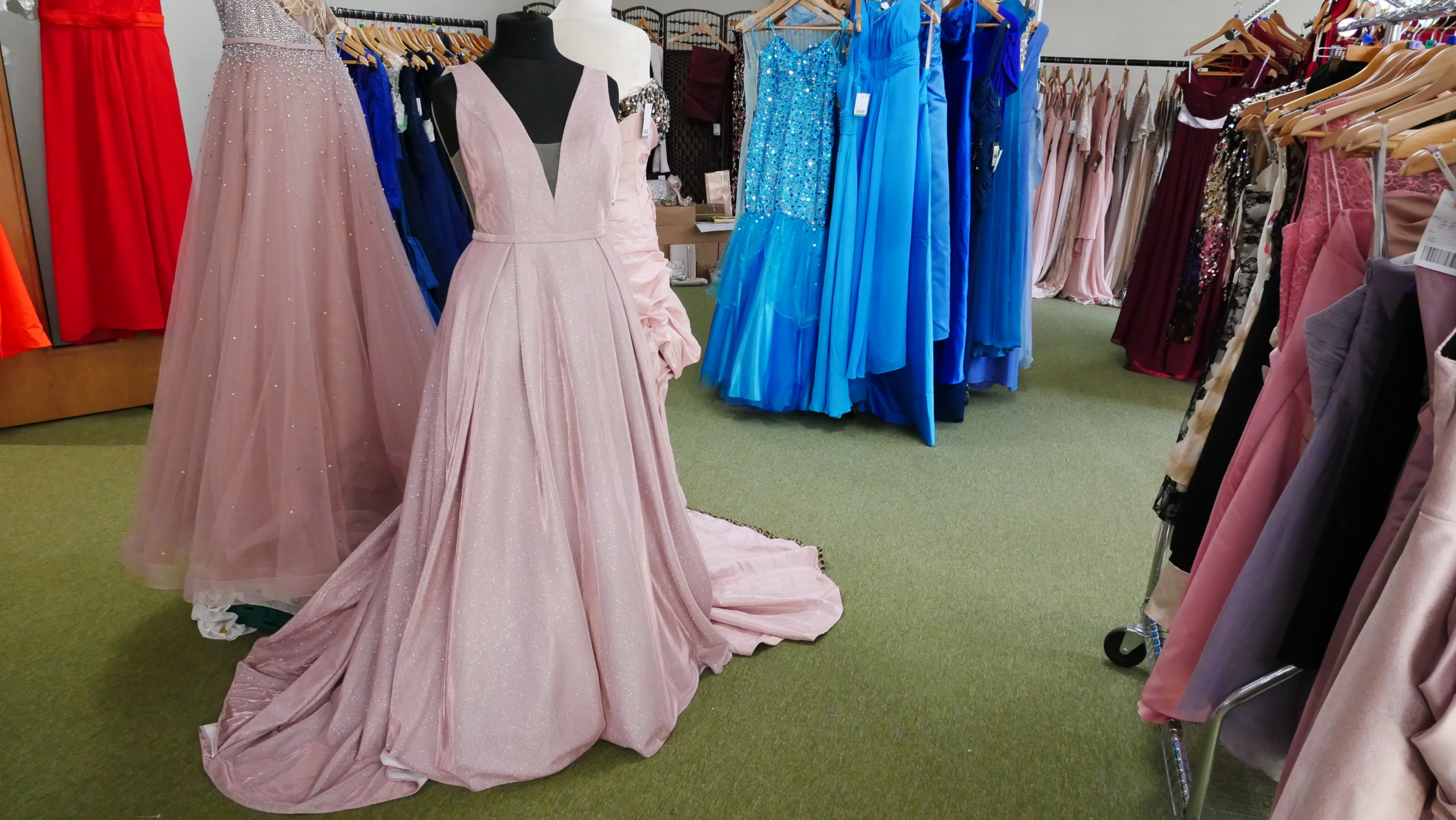 Prom dress pop-up shop - St Catherine's Hospice